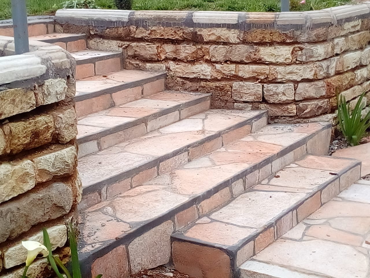 Gigi Natural Stones - It's a Natural Stones Adventure